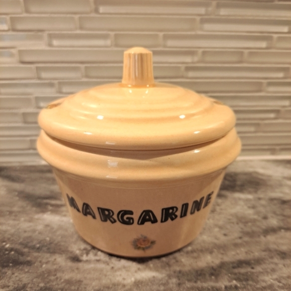 Art | Vtg Margarine Studio Art Pottery Container | Poshmark